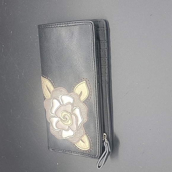 Relic | Bags | Relic Wallet | Poshmark